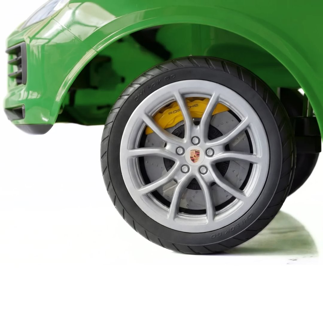 Porsche Cayenne Ride-on Car - Green - Berghoff toys